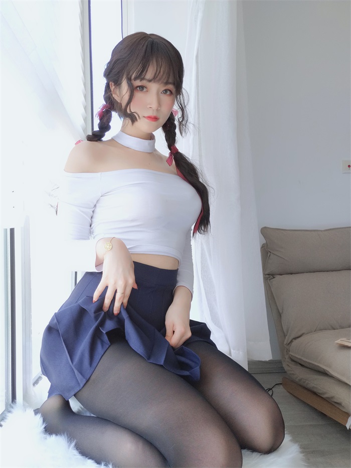 人气动漫Coser@白银81_邻家大姐姐的黑丝 [45P/1V/223MB]